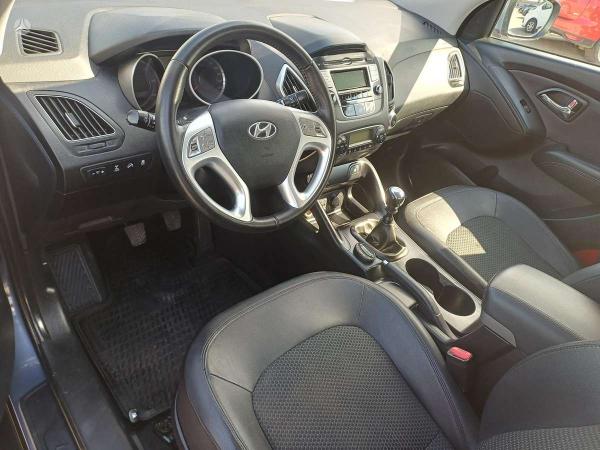 Hyundai ix35 2013 in Marijampole on AUTOMOTO.COM.LV Hyundai ix35 2013 in Marijampole, with an engine capacity of 2.00 L and mileage of 272 thousand km for 5100 €, photo 7 on AUTOMOTO.COM.LV
