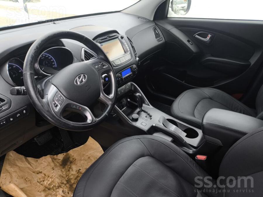 Hyundai ix35 2014 Rīga, ar dzinēja tilpumu 2.00 L un nobraukumu 134 tūkst. km par 8600 €, foto 1 vietnē AUTOMOTO.COM.LV