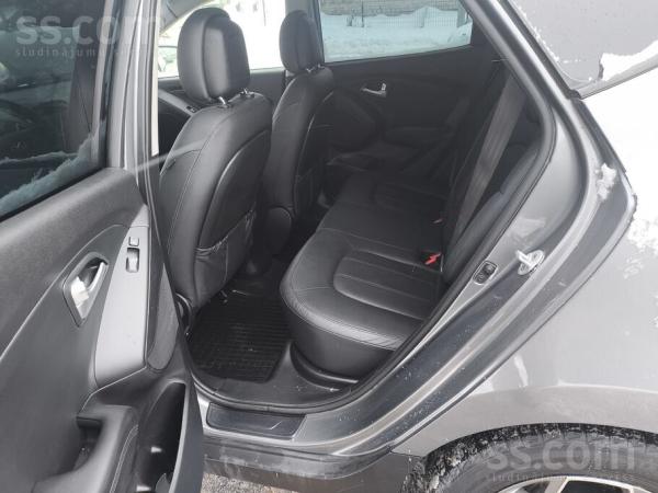 Hyundai ix35 2014 Rīga, ar dzinēja tilpumu 2.00 L un nobraukumu 134 tūkst. km par 8600 €, foto 5 vietnē AUTOMOTO.COM.LV