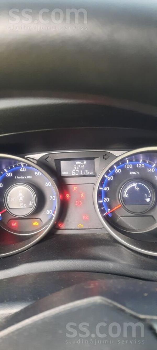Hyundai ix35 2014 in Riga, with an engine capacity of 1.60 L and mileage of 60 thousand km for 11500 €, photo 2 on AUTOMOTO.COM.LV