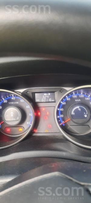 Hyundai ix35 2014 in Riga, with an engine capacity of 1.60 L and mileage of 60 thousand km for 11500 €, photo 3 on AUTOMOTO.COM.LV