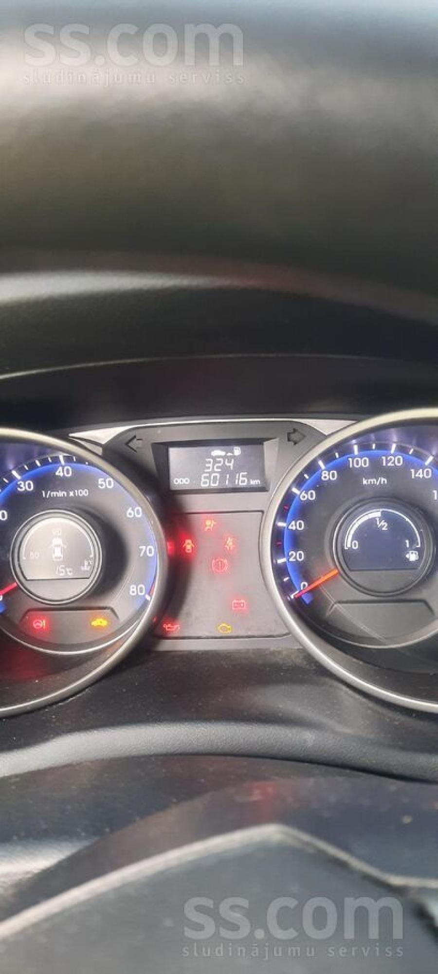Hyundai ix35 2014 in Riga, with an engine capacity of 1.60 L and mileage of 60 thousand km for 11500 €, photo 3 on AUTOMOTO.COM.LV