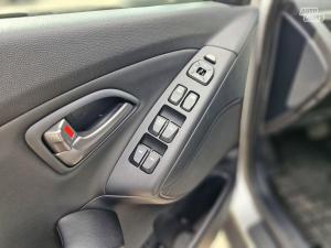 Hyundai ix35 2014 in Vilnius, with an engine capacity of 2.00 L and mileage of 163 thousand km for 7900 €, photo 17 on AUTOMOTO.COM.LV