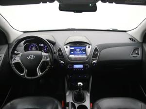 Hyundai ix35 2015 in Vilnius, with an engine capacity of 1.60 L and mileage of 160 thousand km for 10399 €, photo 2 on AUTOMOTO.COM.LV
