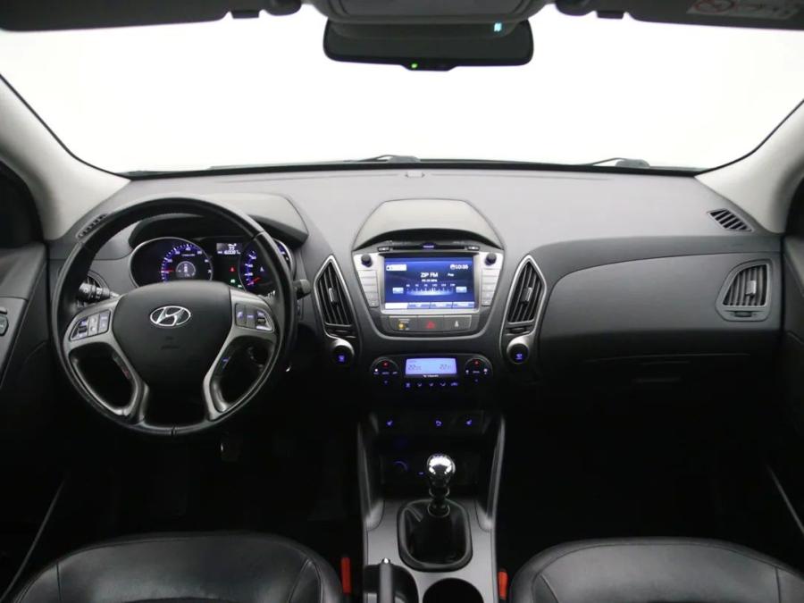 Hyundai ix35 2015 in Vilnius, with an engine capacity of 1.60 L and mileage of 160 thousand km for 10399 €, photo 2 on AUTOMOTO.COM.LV