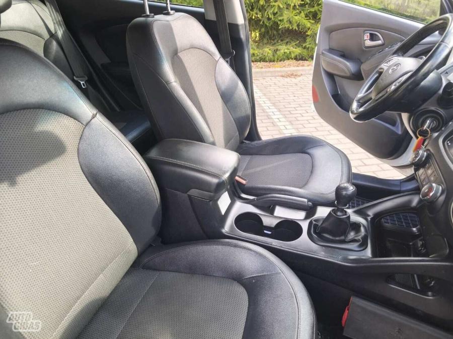 Hyundai ix35 2015 Šauļi, ar dzinēja tilpumu 2.00 L un nobraukumu 131 tūkst. km par 7999 €, foto 9 vietnē AUTOMOTO.COM.LV