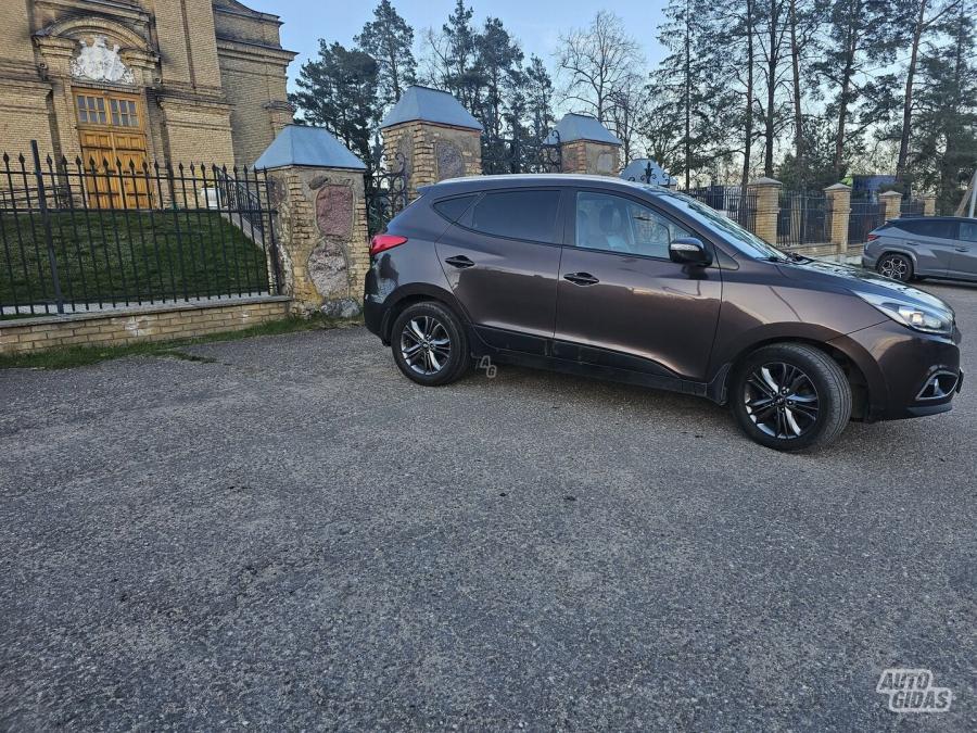 Hyundai ix35 2015 in Kaunas, with an engine capacity of 2.00 L and mileage of 217 thousand km for 6850 €, photo 1 on AUTOMOTO.COM.LV