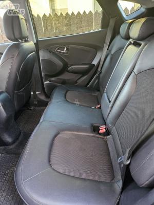 Hyundai ix35 2015 in Kaunas, with an engine capacity of 2.00 L and mileage of 217 thousand km for 6850 €, photo 6 on AUTOMOTO.COM.LV