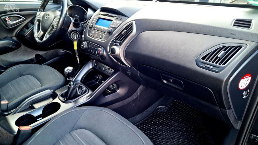 Hyundai ix35 2015 in Kretinga, with an engine capacity of 2.00 L and mileage of 189 thousand km for 7650 €, photo 19 on AUTOMOTO.COM.LV