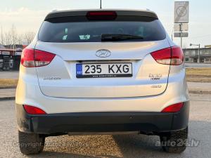Grey Hyundai ix35 2010 in Tallinn, with an engine capacity of 2.00 L and mileage of 145 thousand km for 6900 €, photo 3 on AUTOMOTO.COM.LV