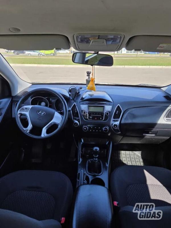 Pelēks Hyundai ix35 2010 Panevēža, ar dzinēja tilpumu 2.00 L un nobraukumu 296 tūkst. km par 5000 €, foto 8 vietnē AUTOMOTO.COM.LV