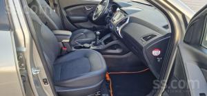 Grey Hyundai ix35 2010 in Riga, with an engine capacity of 2.00 L and mileage of 255 thousand km for 5995 €, photo 9 on AUTOMOTO.COM.LV