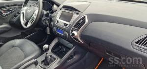 Grey Hyundai ix35 2010 in Riga, with an engine capacity of 2.00 L and mileage of 255 thousand km for 5995 €, photo 10 on AUTOMOTO.COM.LV