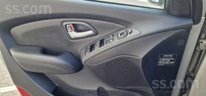 Grey Hyundai ix35 2010 in Riga, with an engine capacity of 2.00 L and mileage of 255 thousand km for 5995 €, photo 16 on AUTOMOTO.COM.LV