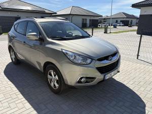 Grey Hyundai ix35 2010 in Kaunas, with an engine capacity of 2.00 L and mileage of 254 thousand km for 4190 €, photo  on AUTOMOTO.COM.LV