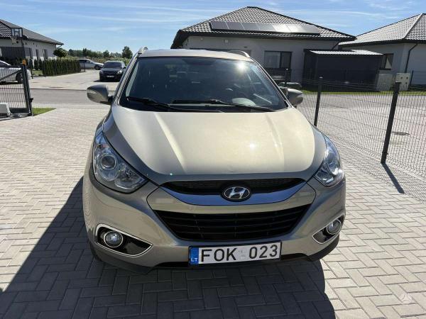 Pelēks Hyundai ix35 2010 Kauņa, ar dzinēja tilpumu 2.00 L un nobraukumu 254 tūkst. km par 4190 €, foto 2 vietnē AUTOMOTO.COM.LV