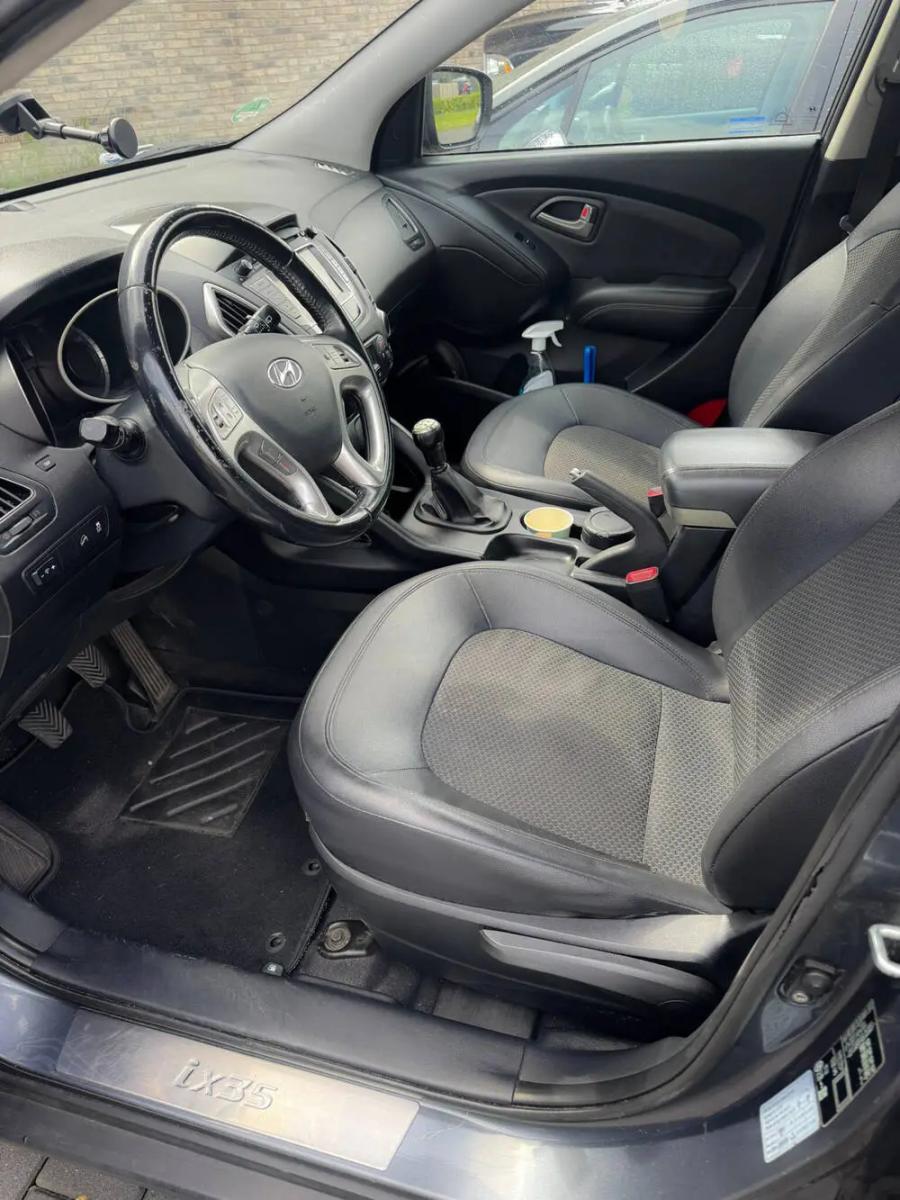 Pelēks Hyundai ix35 2010 Jūrmala, ar dzinēja tilpumu 2.00 L un nobraukumu 283 tūkst. km par 5990 €, foto 7 vietnē AUTOMOTO.COM.LV