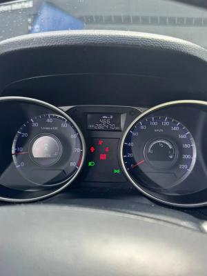 Pelēks Hyundai ix35 2010 Jūrmala, ar dzinēja tilpumu 2.00 L un nobraukumu 283 tūkst. km par 5990 €, foto 8 vietnē AUTOMOTO.COM.LV