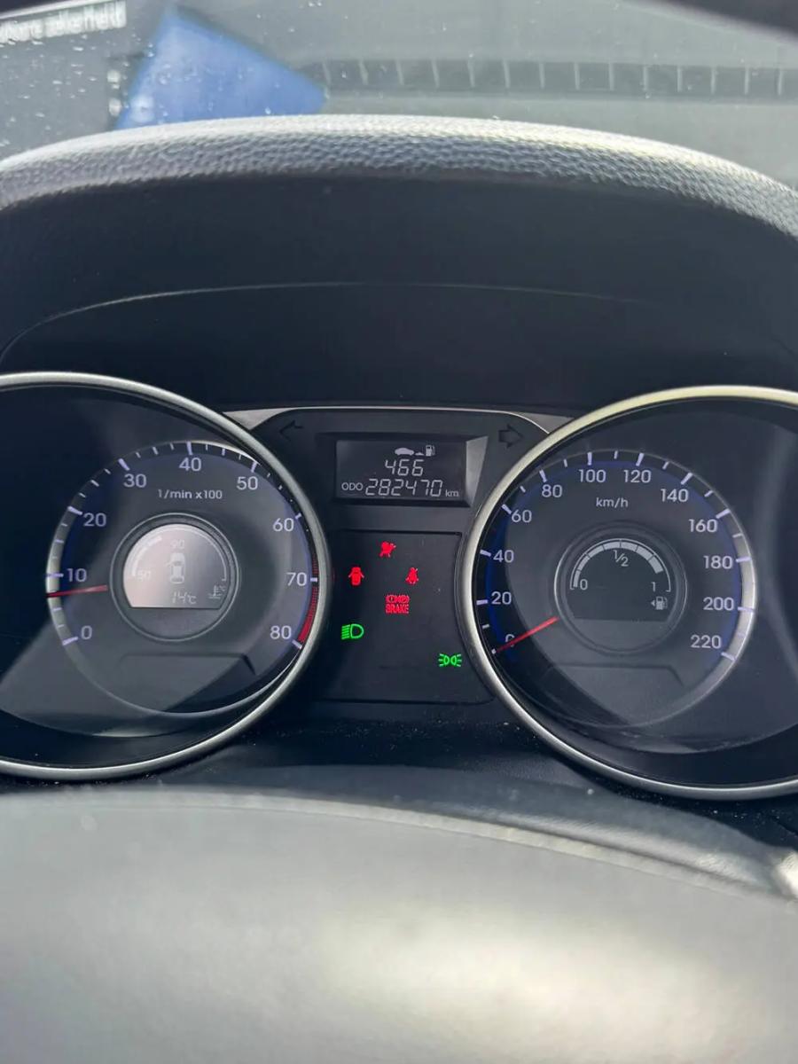 Pelēks Hyundai ix35 2010 Jūrmala, ar dzinēja tilpumu 2.00 L un nobraukumu 283 tūkst. km par 5990 €, foto 8 vietnē AUTOMOTO.COM.LV