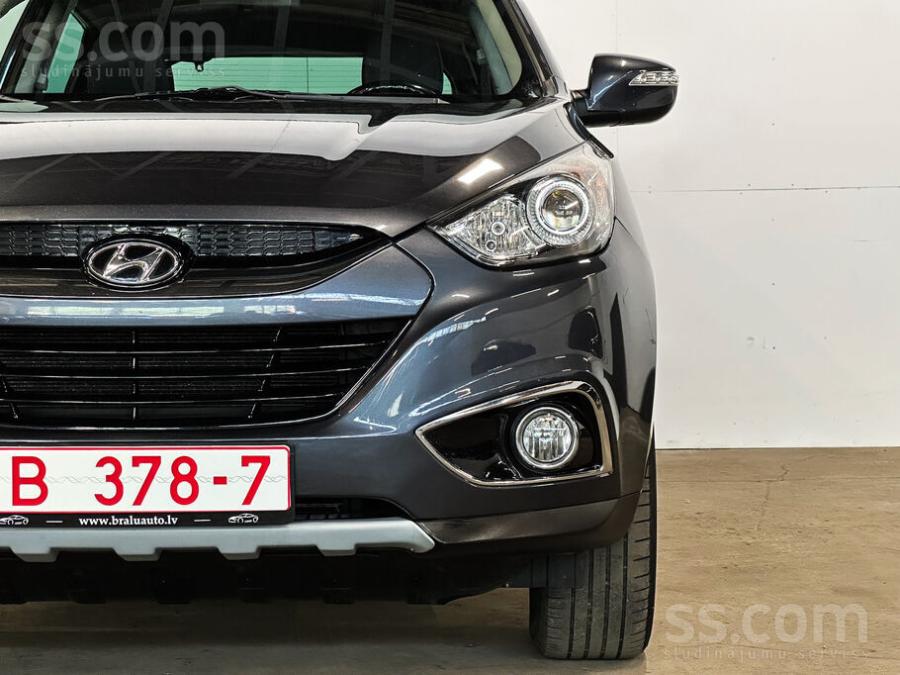 Grey Hyundai ix35 2010 in Jurmala, with an engine capacity of 2.00 L and mileage of 283 thousand km for 6990 €, photo 7 on AUTOMOTO.COM.LV