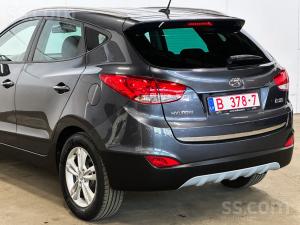 Grey Hyundai ix35 2010 in Jurmala, with an engine capacity of 2.00 L and mileage of 283 thousand km for 6990 €, photo 9 on AUTOMOTO.COM.LV