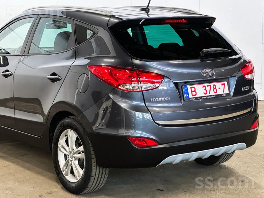 Grey Hyundai ix35 2010 in Jurmala, with an engine capacity of 2.00 L and mileage of 283 thousand km for 6990 €, photo 9 on AUTOMOTO.COM.LV