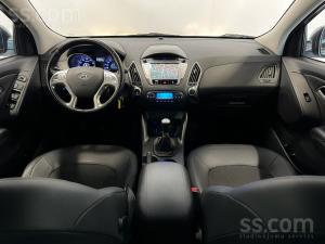 Grey Hyundai ix35 2010 in Jurmala, with an engine capacity of 2.00 L and mileage of 283 thousand km for 6990 €, photo 18 on AUTOMOTO.COM.LV