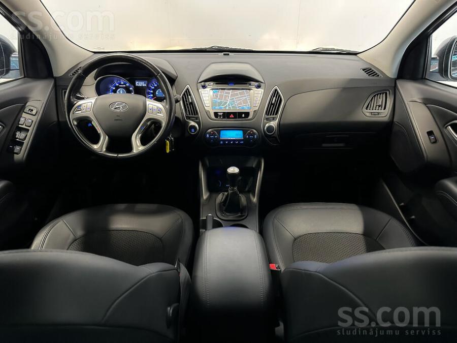 Grey Hyundai ix35 2010 in Jurmala, with an engine capacity of 2.00 L and mileage of 283 thousand km for 6990 €, photo 18 on AUTOMOTO.COM.LV
