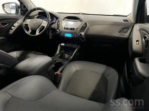 Grey Hyundai ix35 2010 in Jurmala, with an engine capacity of 2.00 L and mileage of 283 thousand km for 6990 €, photo 20 on AUTOMOTO.COM.LV