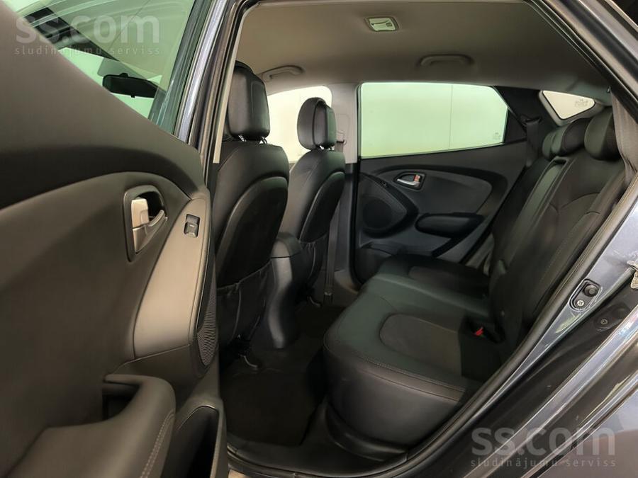 Grey Hyundai ix35 2010 in Jurmala, with an engine capacity of 2.00 L and mileage of 283 thousand km for 6990 €, photo 23 on AUTOMOTO.COM.LV