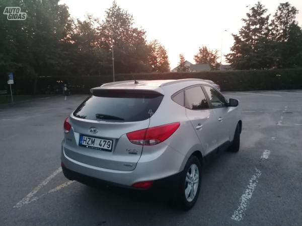 Pelēks Hyundai ix35 2010 Telšiai, ar dzinēja tilpumu 2.00 L un nobraukumu 260 tūkst. km par 4750 €, foto 4 vietnē AUTOMOTO.COM.LV