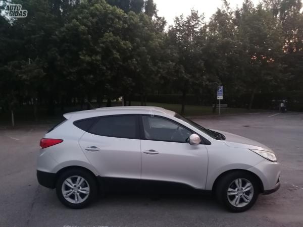Pelēks Hyundai ix35 2010 Telšiai, ar dzinēja tilpumu 2.00 L un nobraukumu 260 tūkst. km par 4750 €, foto 6 vietnē AUTOMOTO.COM.LV