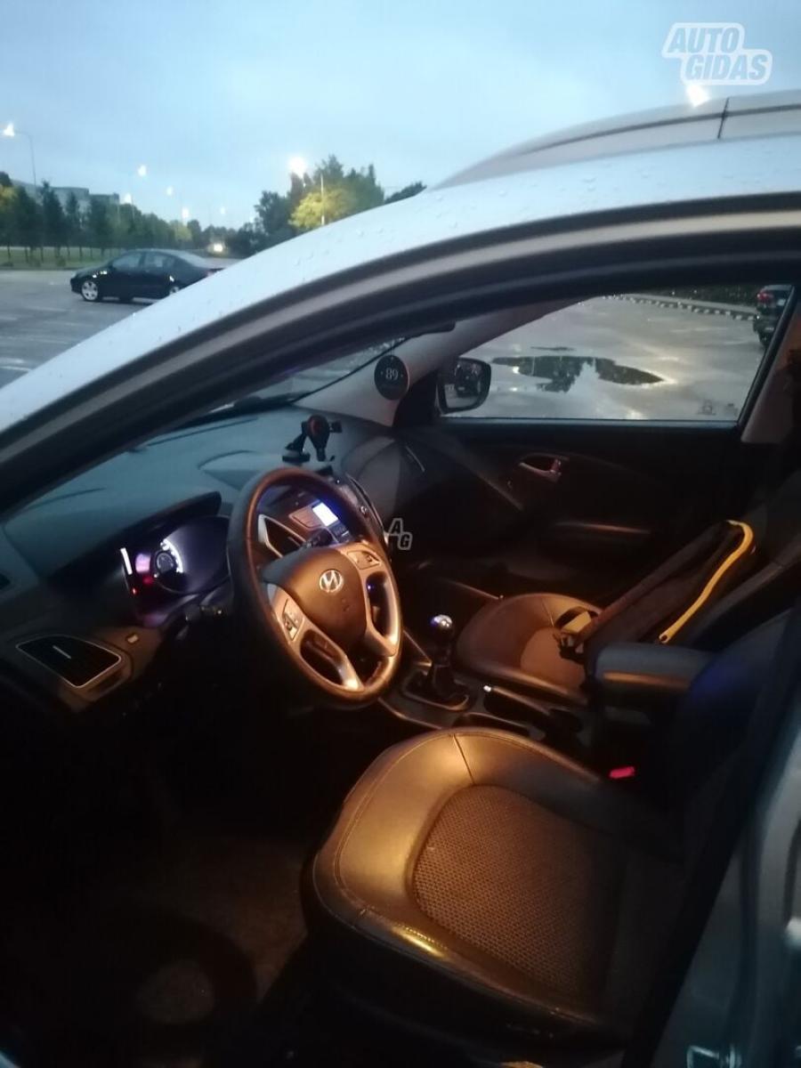 Pelēks Hyundai ix35 2010 Telšiai, ar dzinēja tilpumu 2.00 L un nobraukumu 260 tūkst. km par 4750 €, foto 9 vietnē AUTOMOTO.COM.LV