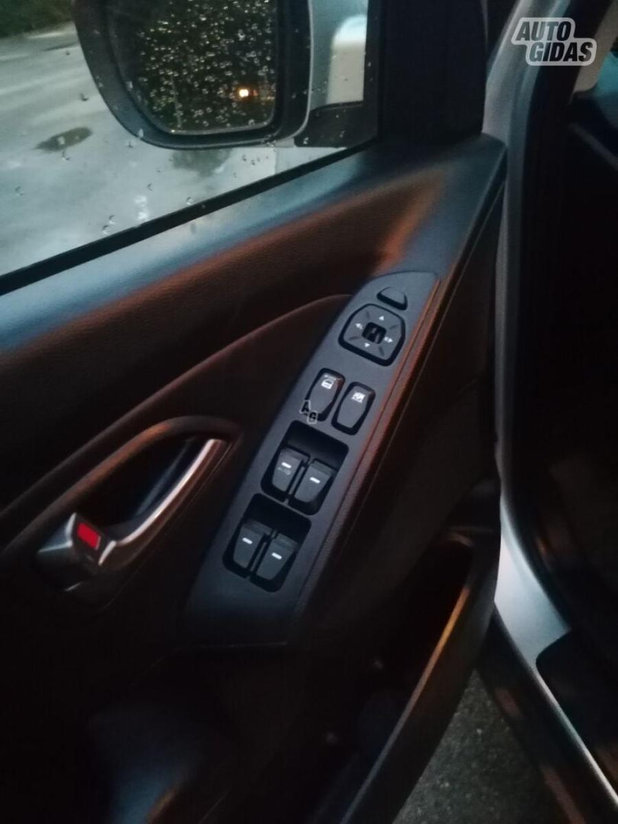 Pelēks Hyundai ix35 2010 Telšiai, ar dzinēja tilpumu 2.00 L un nobraukumu 260 tūkst. km par 4750 €, foto 11 vietnē AUTOMOTO.COM.LV