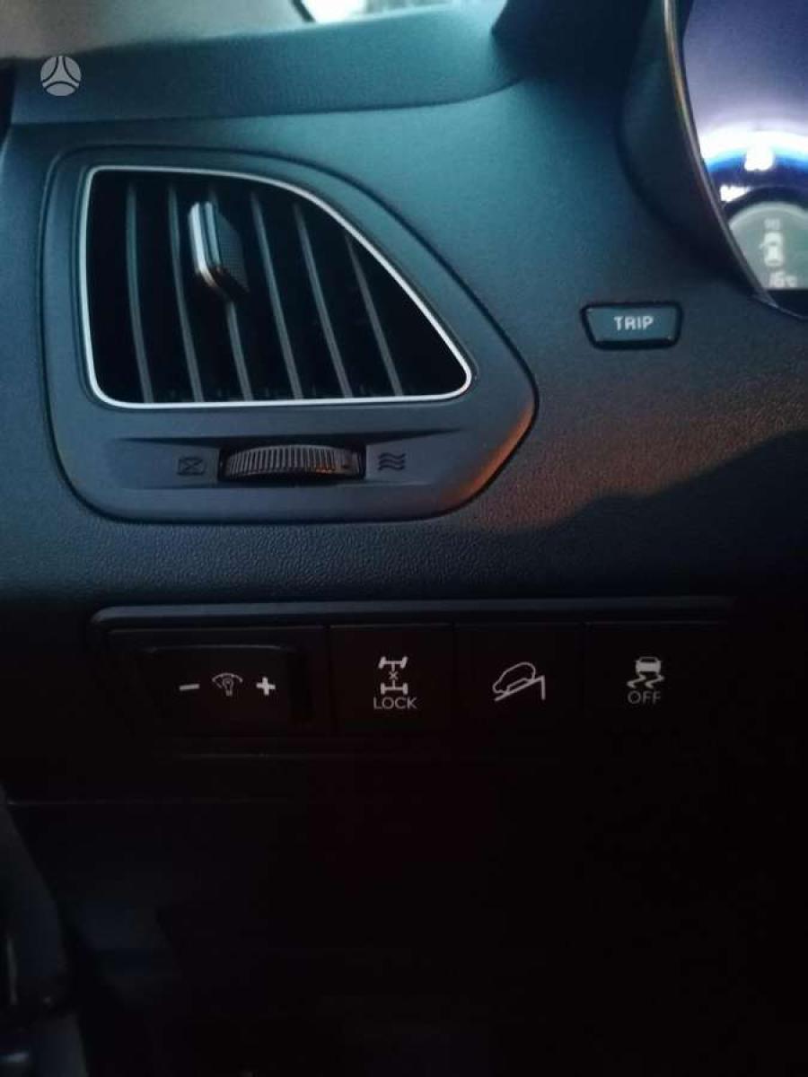 Grey Hyundai ix35 2010 in Telschi, with an engine capacity of 2.00 L and mileage of 260 thousand km for 4750 €, photo 19 on AUTOMOTO.COM.LV