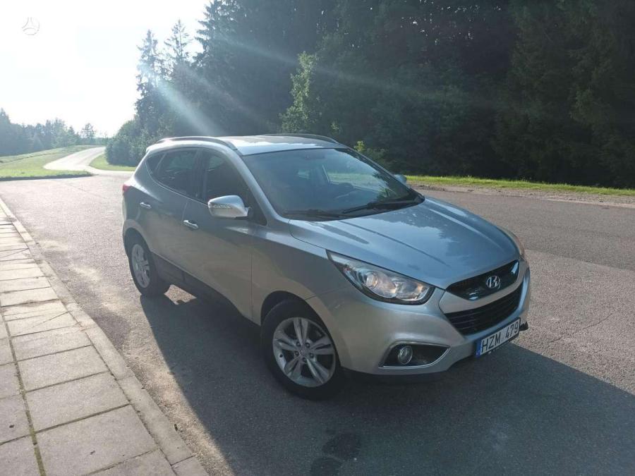 Grey Hyundai ix35 2010 in Telschi, with an engine capacity of 2.00 L and mileage of 260 thousand km for 4750 €, photo 31 on AUTOMOTO.COM.LV