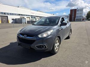 Pelēks Hyundai ix35 2010 Marijampole, ar dzinēja tilpumu 1.69 L un nobraukumu 333 tūkst. km par 2400 €, foto  vietnē AUTOMOTO.COM.LV