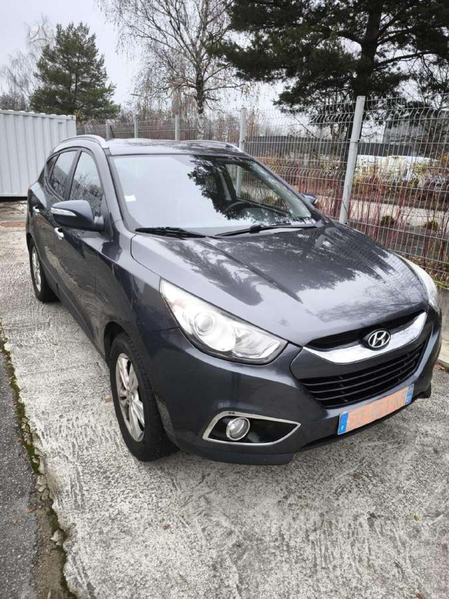 Pelēks Hyundai ix35 2011 Panevēža, ar dzinēja tilpumu 2.00 L un nobraukumu 290 tūkst. km par 4900 €, foto 2 vietnē AUTOMOTO.COM.LV