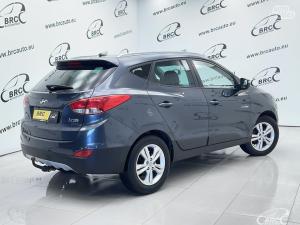 Grey Hyundai ix35 2011 in Avizieniai, with an engine capacity of 1.70 L and mileage of 349 thousand km for 2900 €, photo 2 on AUTOMOTO.COM.LV