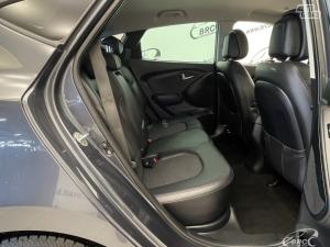 Grey Hyundai ix35 2011 in Avizieniai, with an engine capacity of 1.70 L and mileage of 349 thousand km for 2900 €, photo 9 on AUTOMOTO.COM.LV