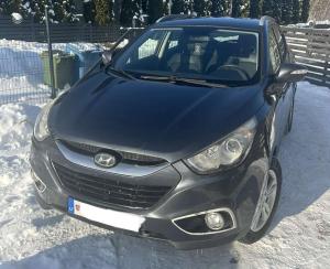 Grey Hyundai ix35 2011 in Vilnius, with an engine capacity of 1.69 L and mileage of 285 thousand km for 4950 €, photo 2 on AUTOMOTO.COM.LV