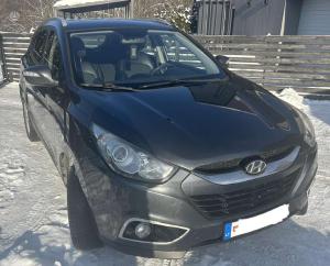 Grey Hyundai ix35 2011 in Vilnius, with an engine capacity of 1.69 L and mileage of 285 thousand km for 4950 €, photo 3 on AUTOMOTO.COM.LV