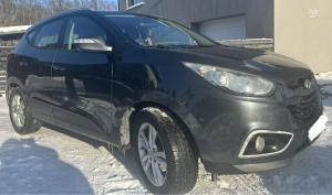 Grey Hyundai ix35 2011 in Vilnius, with an engine capacity of 1.69 L and mileage of 285 thousand km for 4950 €, photo 4 on AUTOMOTO.COM.LV