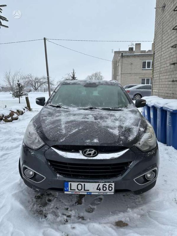 Pelēks Hyundai ix35 2011 Vilkaviškis, ar dzinēja tilpumu 1.69 L un nobraukumu 29 tūkst. km par 5500 €, foto 2 vietnē AUTOMOTO.COM.LV