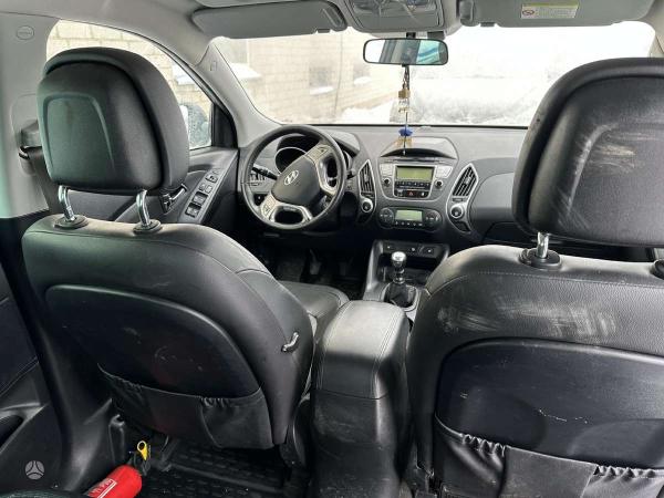 Pelēks Hyundai ix35 2011 Vilkaviškis, ar dzinēja tilpumu 1.69 L un nobraukumu 29 tūkst. km par 5500 €, foto 9 vietnē AUTOMOTO.COM.LV