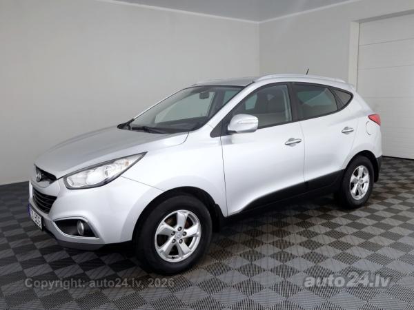 Pelēks Hyundai ix35 2011 Tallina, ar dzinēja tilpumu 2.00 L un nobraukumu 226 tūkst. km par 3999 €, foto 2 vietnē AUTOMOTO.COM.LV