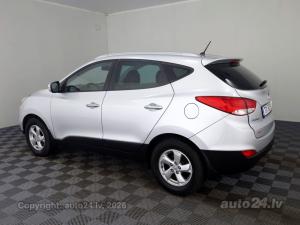 Pelēks Hyundai ix35 2011 Tallina, ar dzinēja tilpumu 2.00 L un nobraukumu 226 tūkst. km par 3999 €, foto 4 vietnē AUTOMOTO.COM.LV