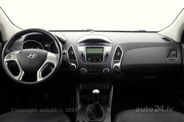 Pelēks Hyundai ix35 2011 Tallina, ar dzinēja tilpumu 2.00 L un nobraukumu 226 tūkst. km par 3999 €, foto 5 vietnē AUTOMOTO.COM.LV