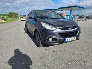 Pelēks Hyundai ix35 2011 Tallina, ar dzinēja tilpumu 2.00 L un nobraukumu 227 tūkst. km par 6200 €, foto  vietnē AUTOMOTO.COM.LV