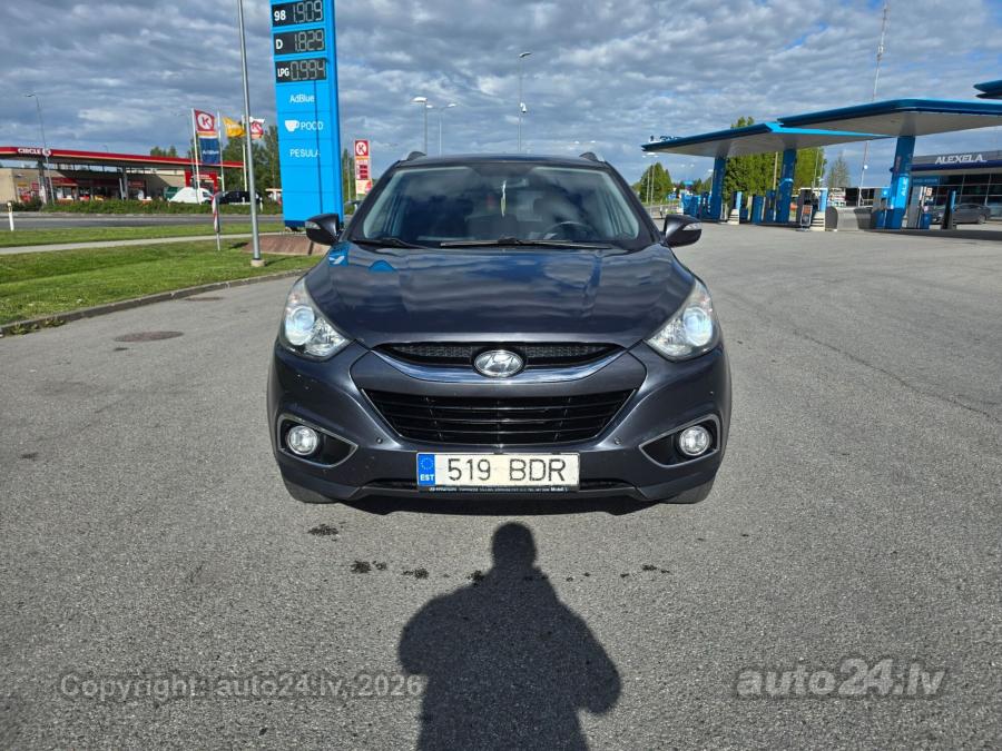 Pelēks Hyundai ix35 2011 Tallina, ar dzinēja tilpumu 2.00 L un nobraukumu 227 tūkst. km par 6200 €, foto 6 vietnē AUTOMOTO.COM.LV